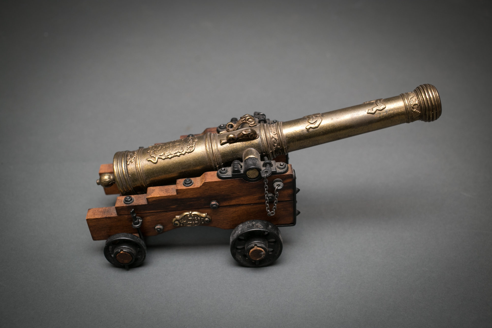 Model of European Cannon - Naga Antiques