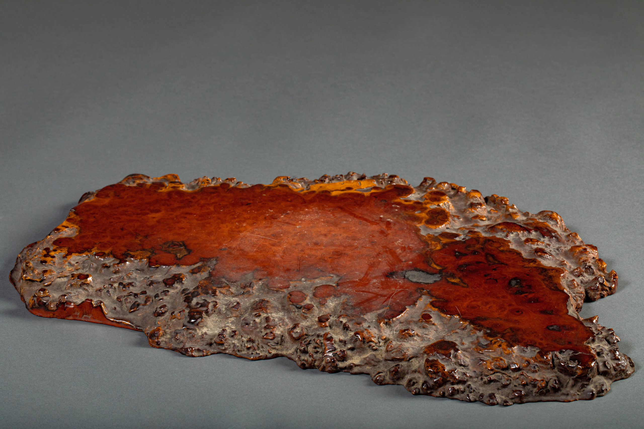 Japanese Burl Slab as an offering platform. - Naga Antiques
